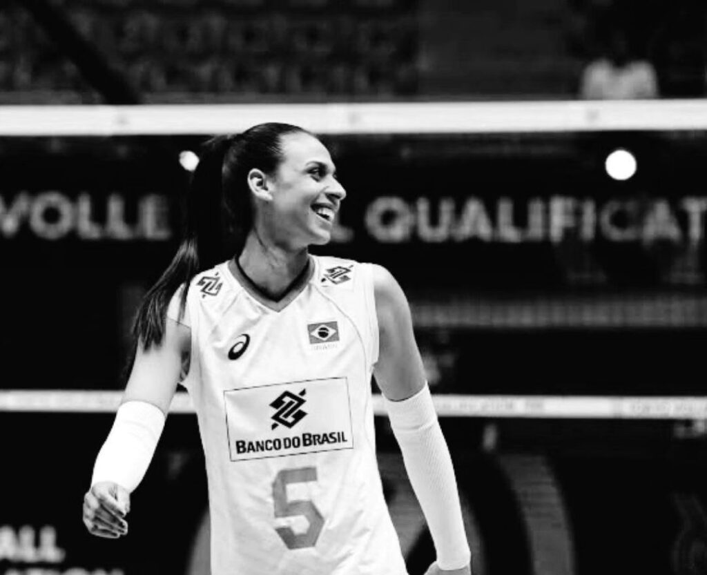 Paula Borgo, ex-seleção brasileira de vôlei, morre aos 29 anos