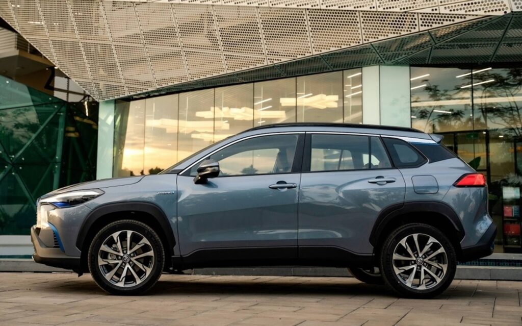 Corolla Cross 2024 oferecido com desconto de quase R$ 30 mil