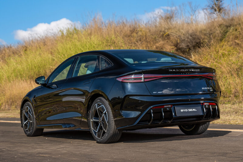 BYD lança sport coupé elétrico Seal; saiba preço e detalhes