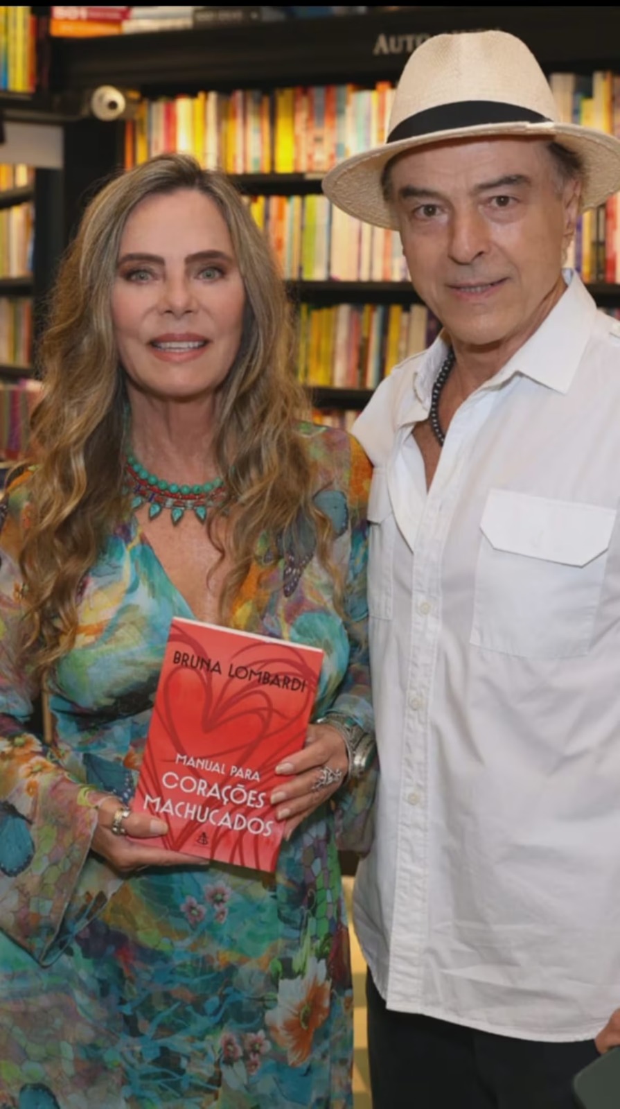 Bruna Lombardi se declara para Riccelli em aniversário do ator: 'Somos um'