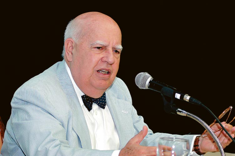 Morre o embaixador Marcos Azambuja, aos 90 anos