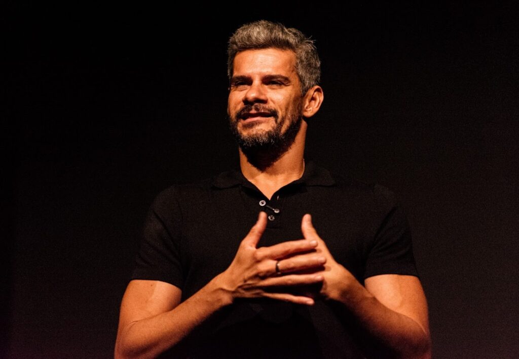 Thiago Soares montará espetáculo com cearenses